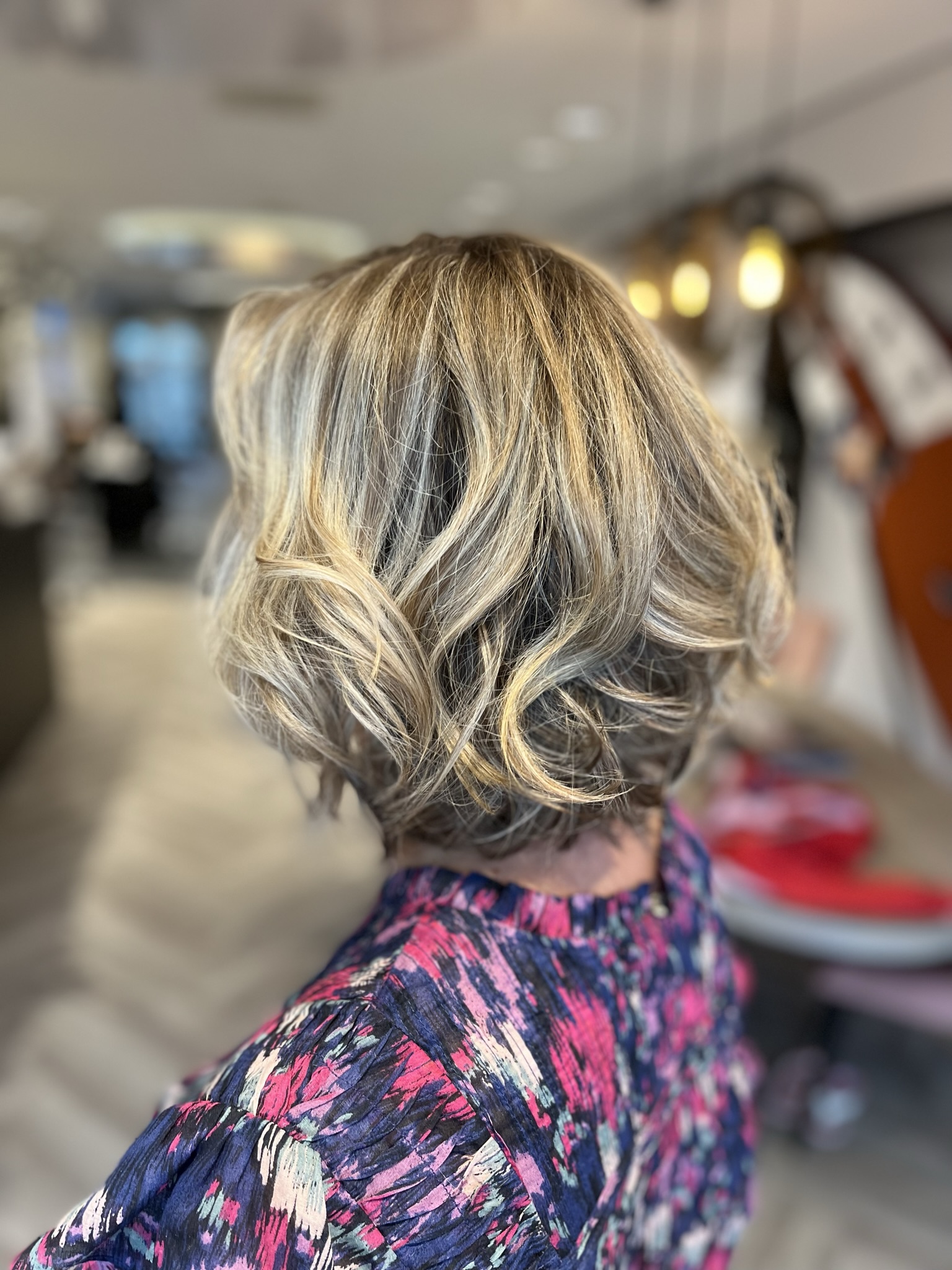 Dames knippen bij Van Herpen Kappers in Heesch